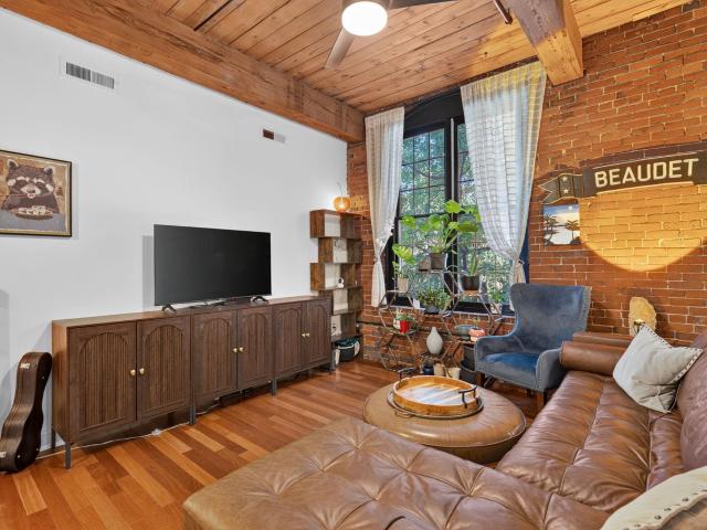 471 Silver Street # 205