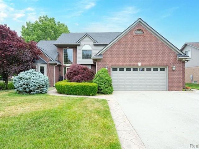 47248 Malburg Way Dr, Macomb Township, MI 48044