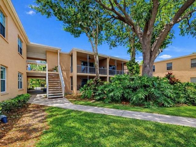 4724 Christa Ct Unit 322, Tampa, FL 33614