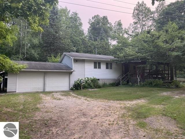 4724 Plum Valley Rd NW, Rapid City, MI 49676