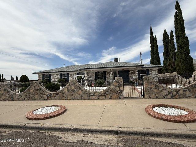 4724 Rolling Stone Dr, El Paso, TX 79924