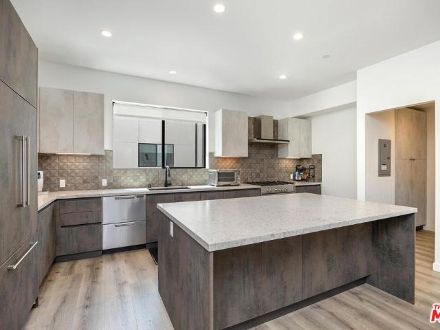 4724 Village Ct Ln, Valley Village, CA 91607 | MLS #26647