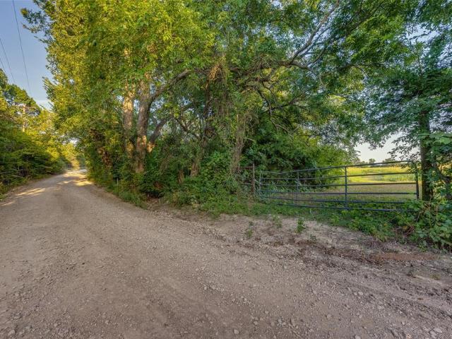 4725 County Road 4725, Leonard, TX 75452 | MLS #21257 | Compass