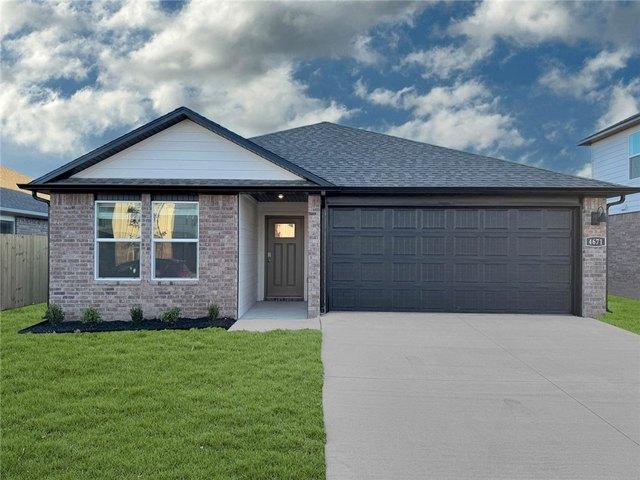 4725 W Folsom St, Fayetteville, AR 72704