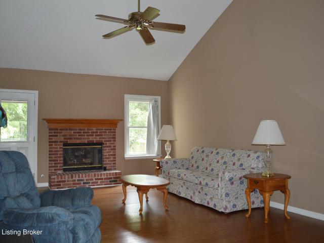 4725 Wooded Oak Cir