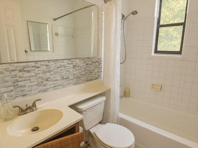 4725 1st St SW, Unit 303, Washington, DC 20032 | MLS #DCDC2228