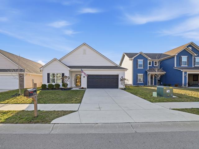 4726 Amber Wood Ln, Indianapolis, IN 46235 | MLS #22090