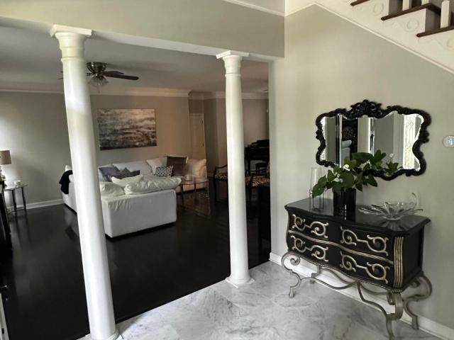 4726 Buckingham Drive