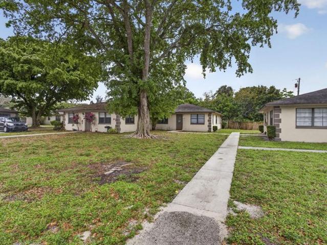 4726 Summit Blvd, West Palm Beach, FL 33415