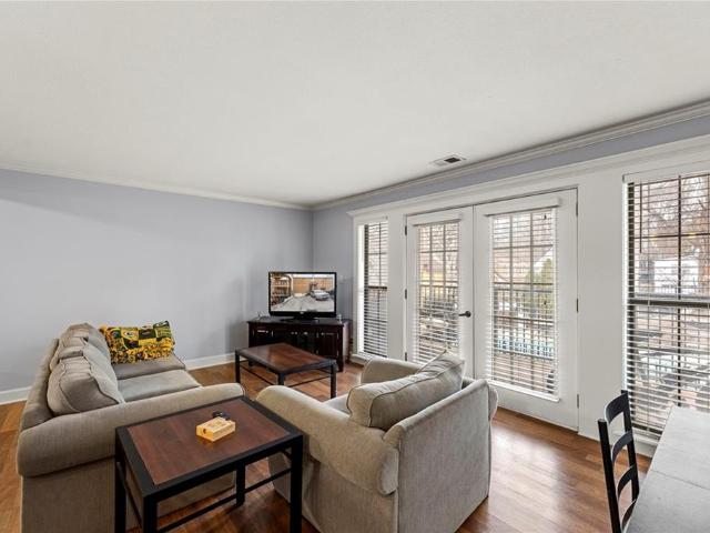 4727 Jarboe St, Unit 93, Kansas City, MO 64112 | MLS #2601 | Compass