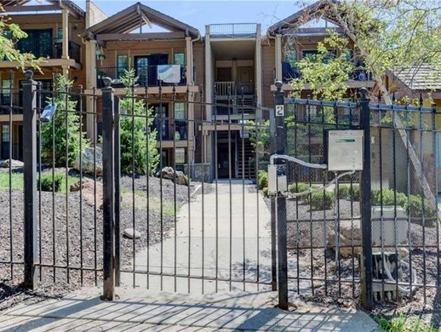 4727 Jarboe St Apt 55, Kansas City, MO 64112