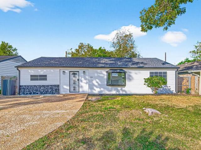 4729 Paradise Ln, Houston, TX 77048
