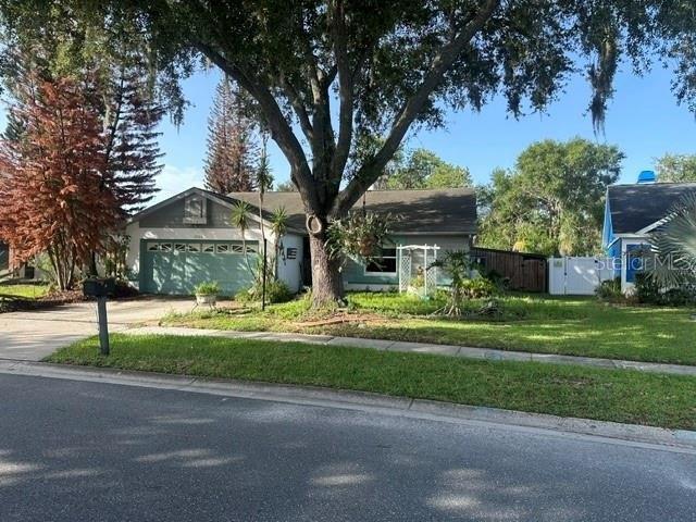 4729 S Dawnmeadow Ct, Plant City, FL 33566