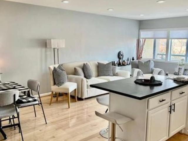 4720 Chevy Chase Dr Apt 307, Bethesda, MD 20815