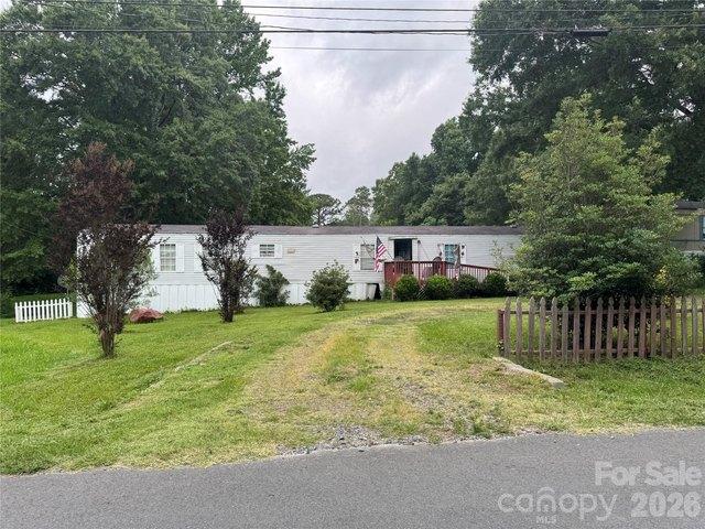 4720 Friendship Dr, Matthews, NC 28105