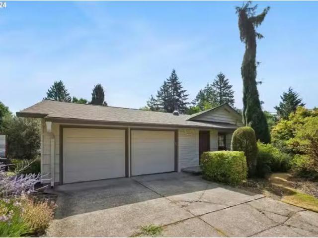 4720 SW 53RD AVE, PORTLAND, OR 97221 Single Family Residence F.