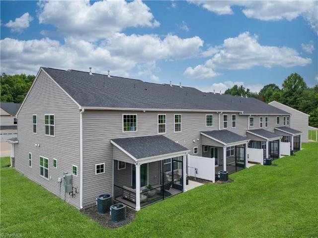 4720 Winding Trail