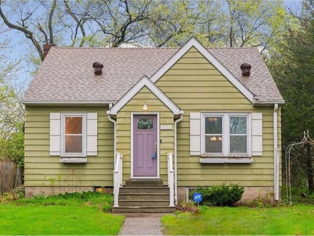 4721 Lakeview Ave N, Brooklyn Center, MN 55429