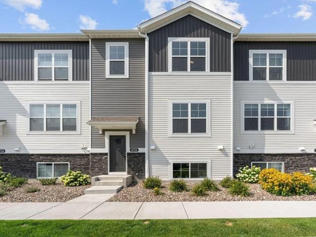 4722 Bottlebrush Ln, Minnetrista, MN 55331