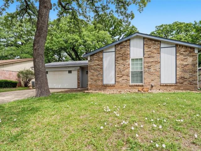 4723 Crest Dr, Arlington, TX 76017