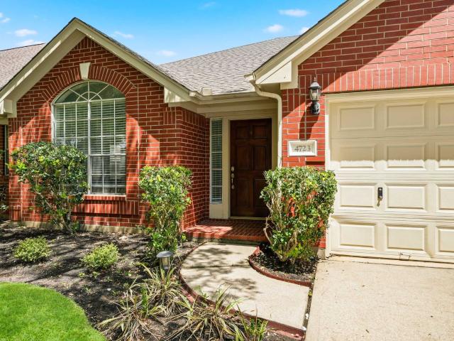 4723 Knights Branch Dr, Sugar Land, TX 77479 | MLS #20652 | Compass
