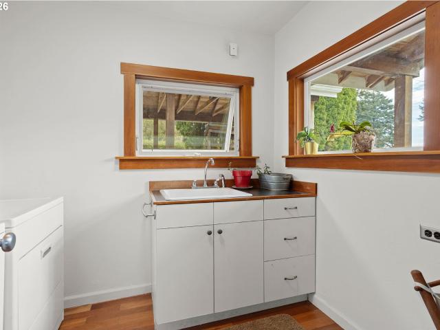 472 nw hot springs alameda rd