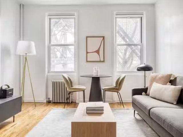 472 Smith St, Carroll Gardens 2 Bedroom 2 Bath