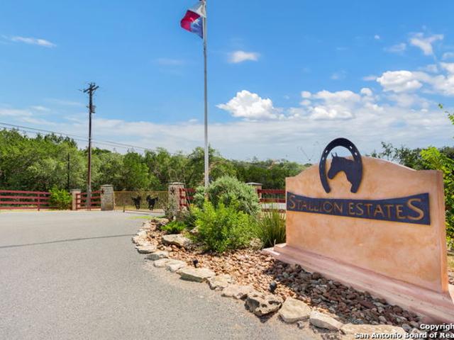 472 Stallion Estates Dr