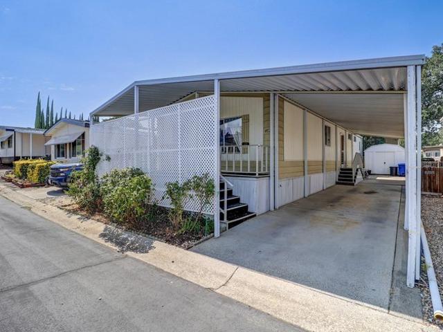 472 Red Cedar Dr, Redding, CA 96003