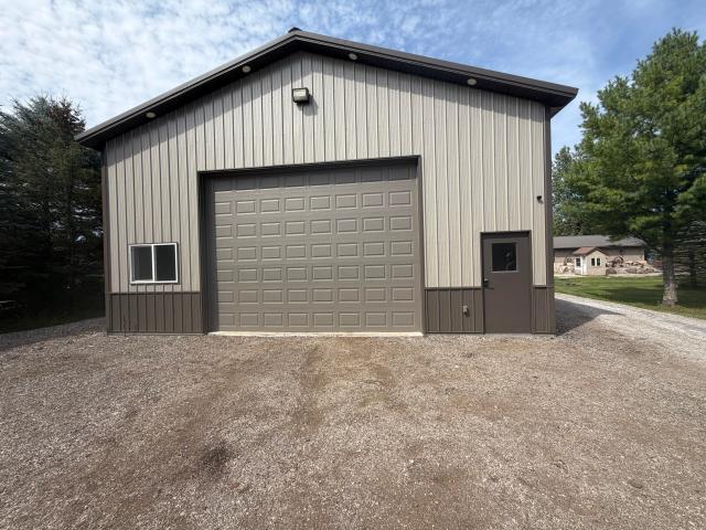 472 River Dr