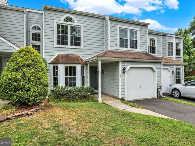 472 Trumbull Ct, Newtown, PA 18940