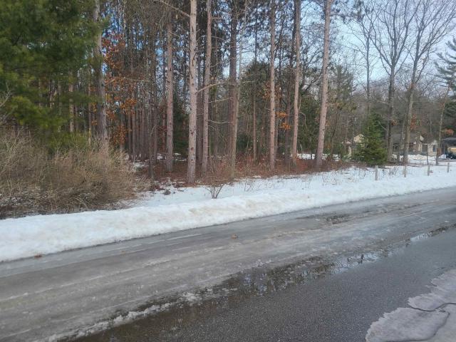 4735 Williams Road, Off