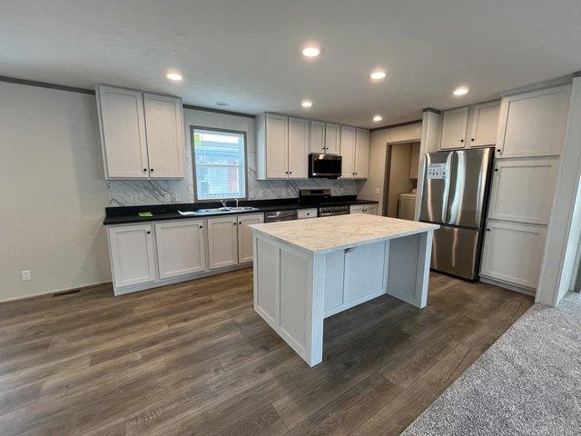 4736 Carlton Rd, Sterling Heights, MI 48310