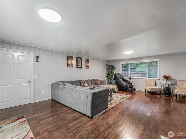 4736 S 164th St, Tukwila, WA 98188 | MLS #2511 | Compass