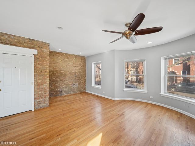 4736 S Saint Lawrence Avenue # 1S