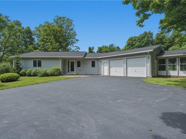 4739 Kasson Rd, Syracuse, NY 13215