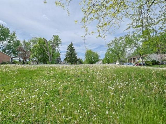 4739 Strathaven Dr, Dayton, OH 45424