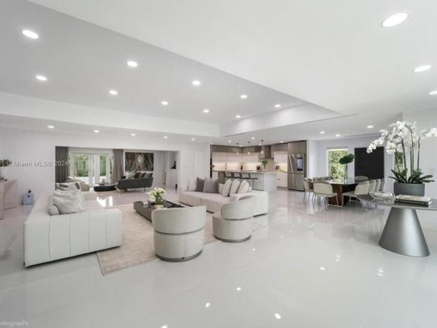 4730 Bay Point Rd, Miami, FL 33137