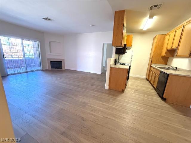 4730 E Craig Road 1164