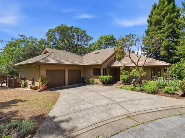 4730 Woodcliff Ct, Santa Rosa, CA 95405