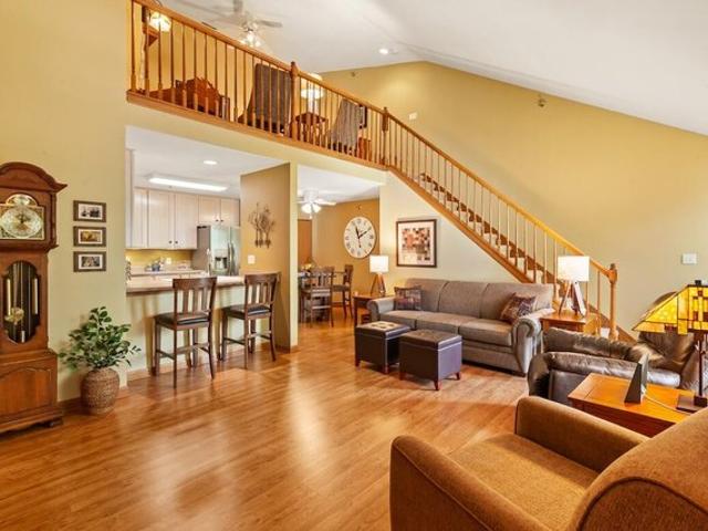 4731 S Hunter Ln, New Berlin, WI 53151