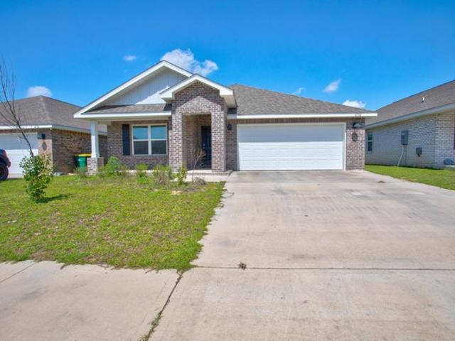 4732 Airmen Dr, Crestview, FL 32539