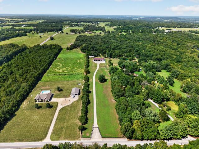 4733 E Farm Road 66