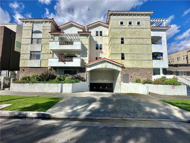 4733 Elmwood Ave, Unit 102, Los Angeles, CA 90004 | MLS #TR26037 | Compass