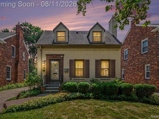 473 Calvin Ave, Grosse Pointe Farms, MI 48236