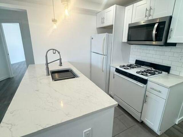 473 Main Street 1