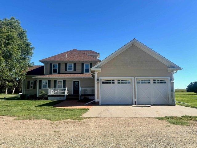 473 S Rd, Hildreth, NE 68947