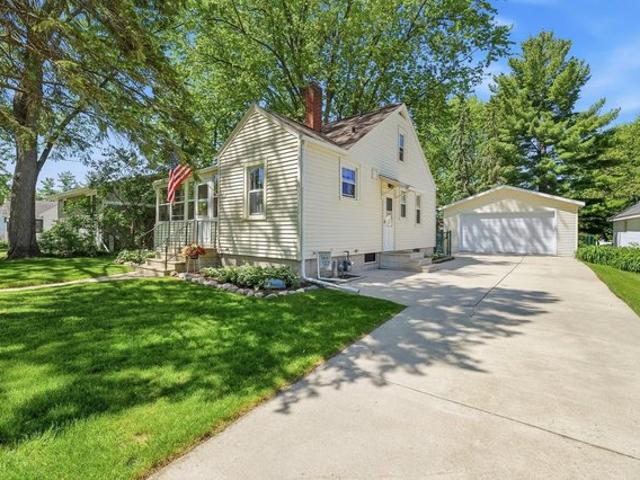 473 Walker Ave, Green Lake, WI 54941