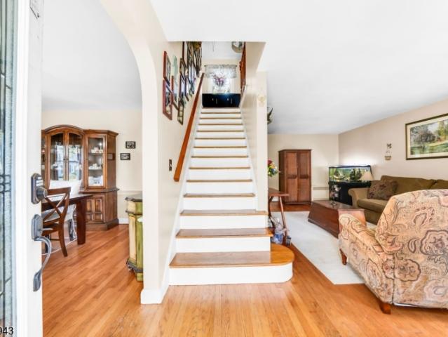 473 Whitewood Rd