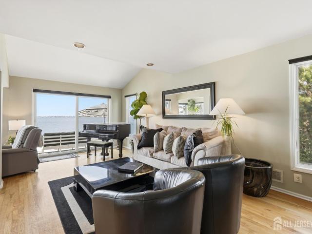 473 Tamiami Drive